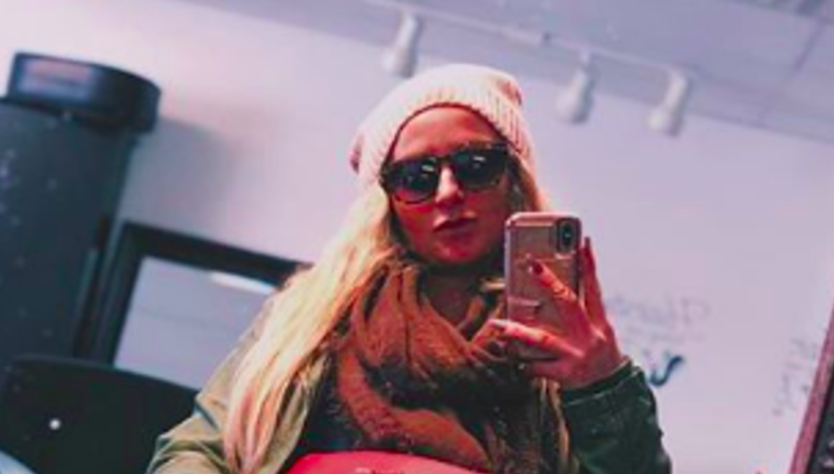 Is Leah Trying (and Failing) to Hide Another Pregnancy in This New ...